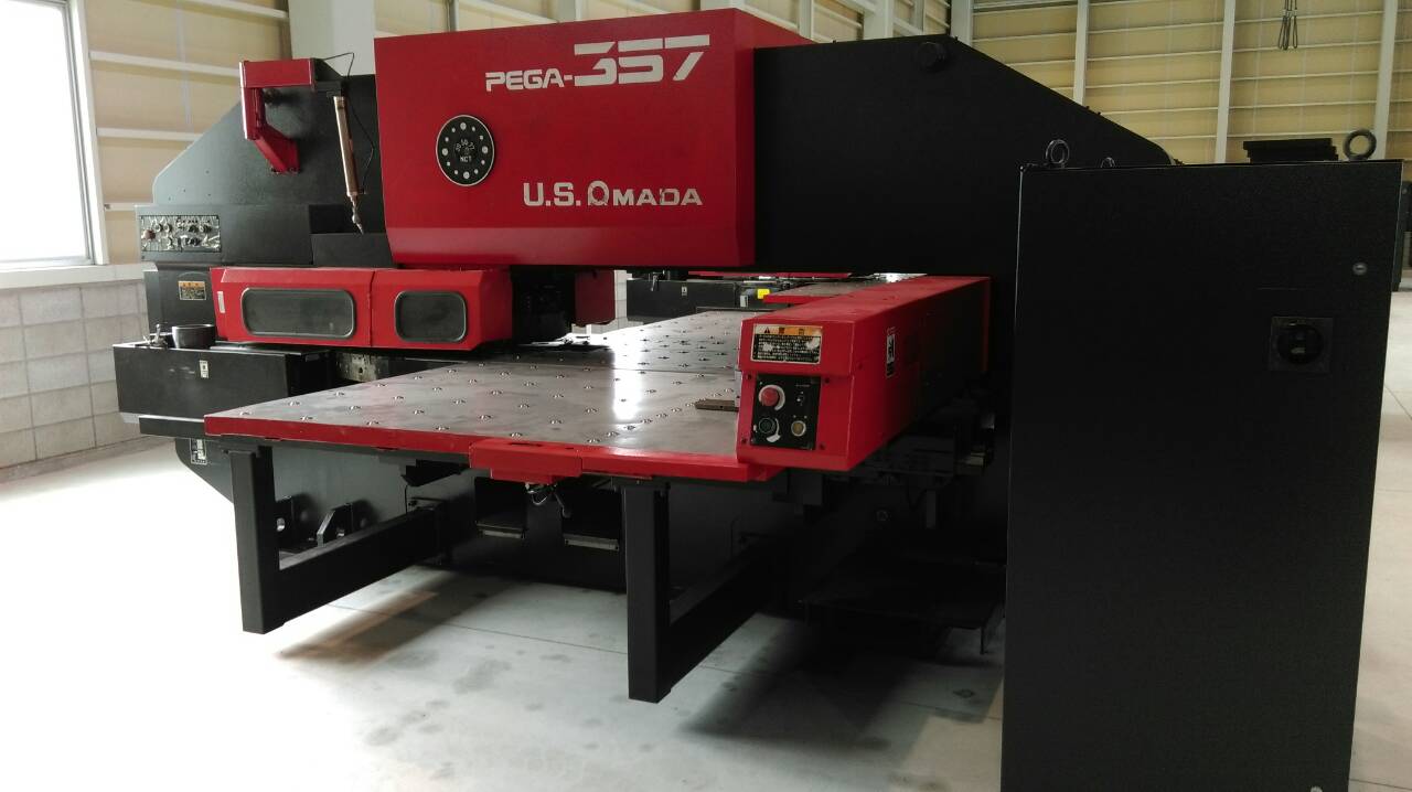 沖床機 AMADA PEGA 357 -MING JIANN CONSTRUCTION MATERIAL CORP- Driven ram turret punch press ...
